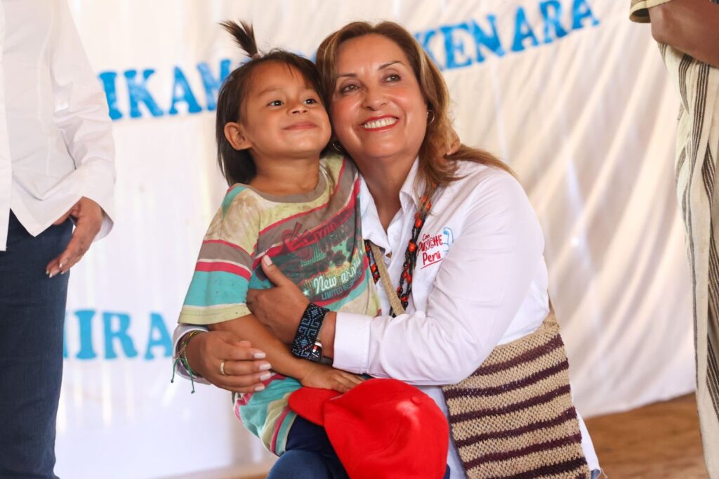 Dina Bolaurte asegura potenciar la educación de los niños: "Hemos ...