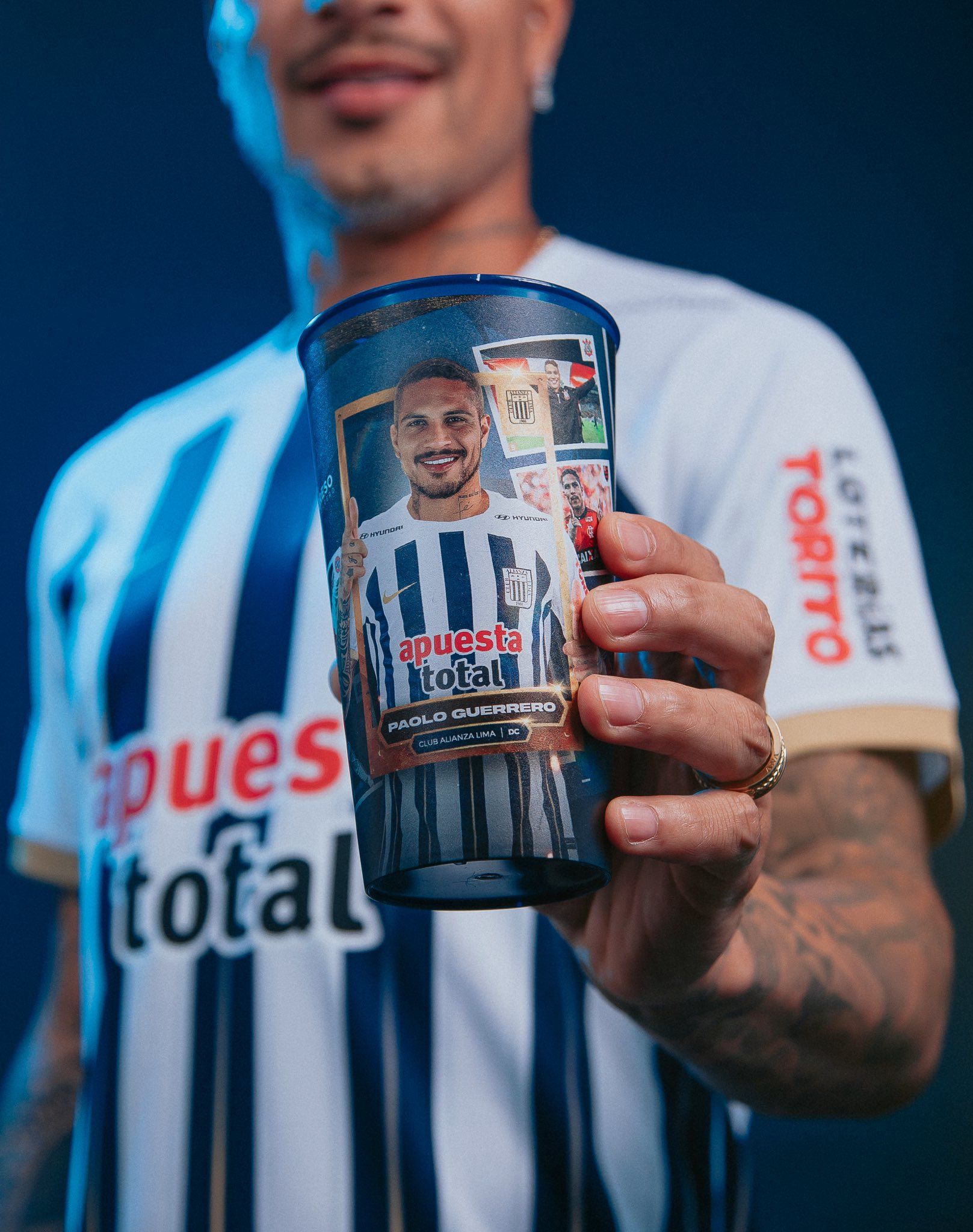 Paolo Guerrero EN VIVO: las mejores fotos de la presentación del nuevo ...