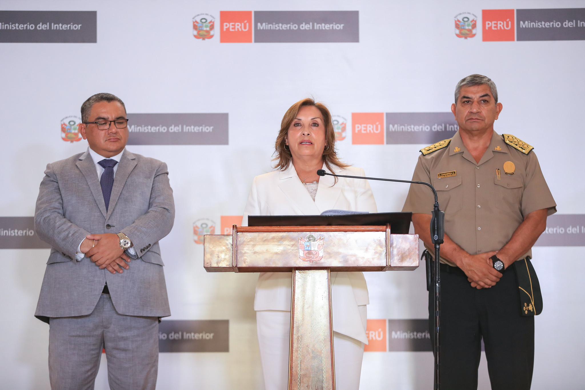 Dina Boluarte: "No agacharemos la cabeza a ningún acoso político" - ATV