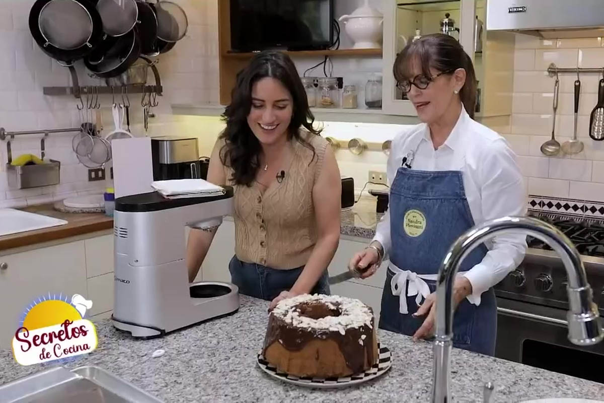 Sandra Plevisani revela su receta del chiffon de chocolate bañado con ganache - ATV