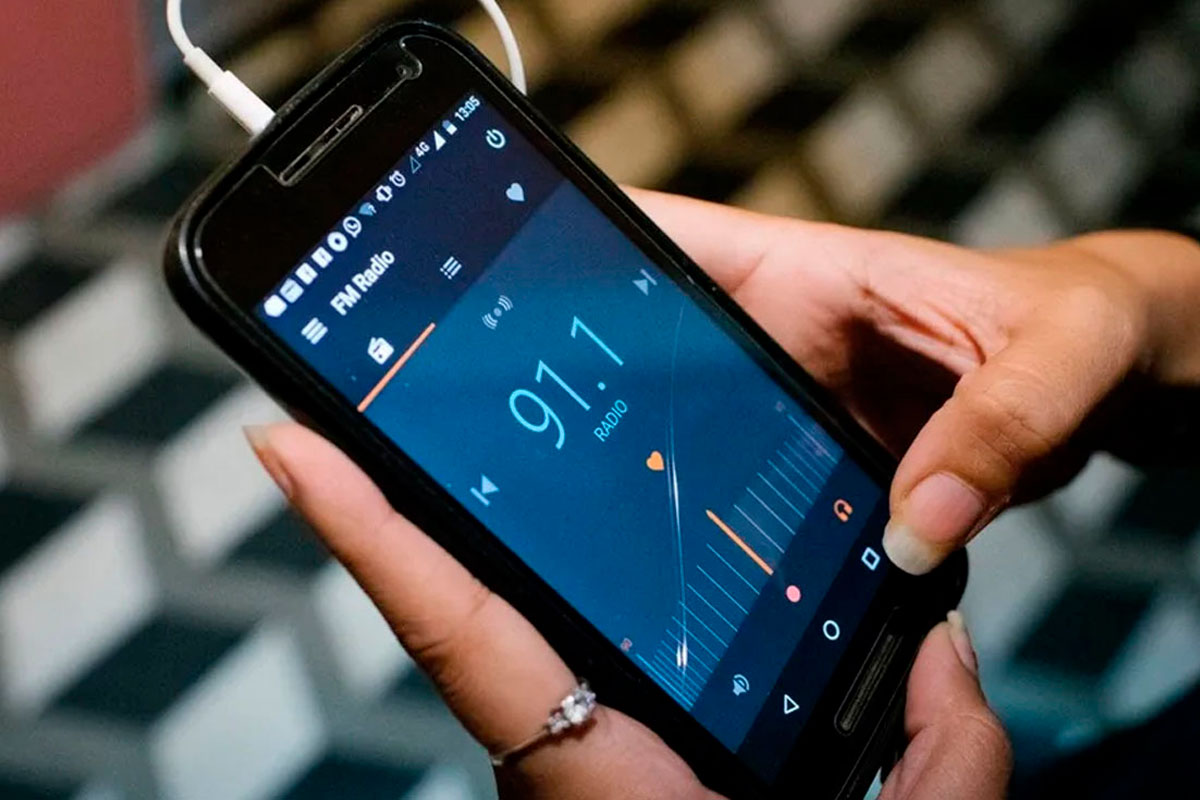 Proponen incorporar radio FM en celulares para informarse en ...