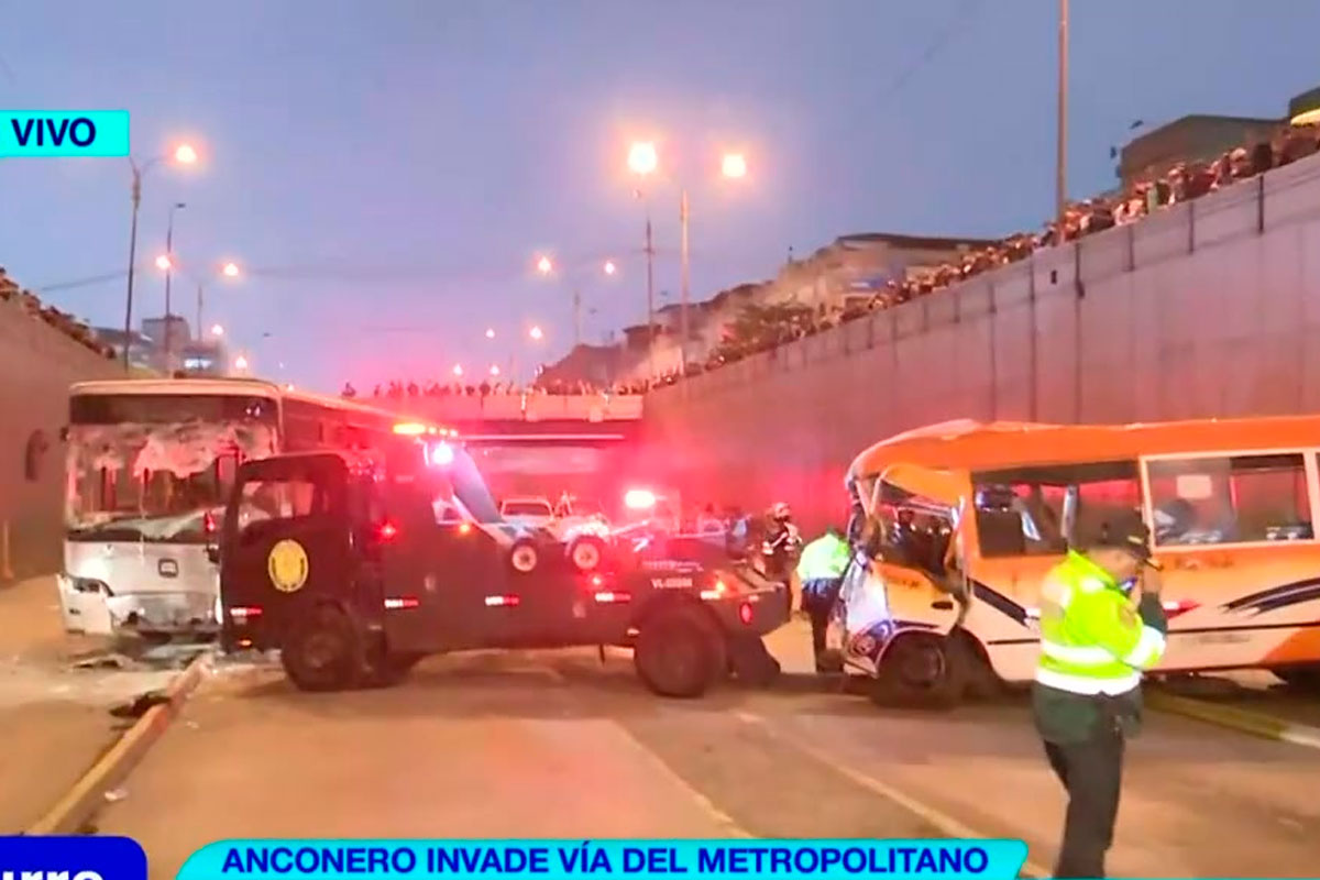 Cuerpos de los fallecidos del choque de cúster y bus del Metropolitano ...