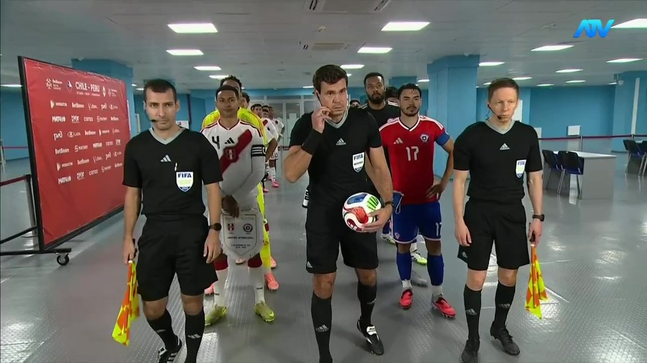 Marcos López sorprende al salir como capitán de la selección peruana en ...
