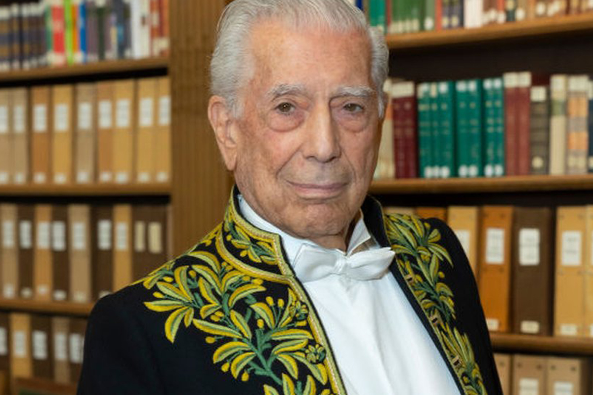 Mario Vargas Llosa: Cuatro ejemplares de obras fueron declarados ...