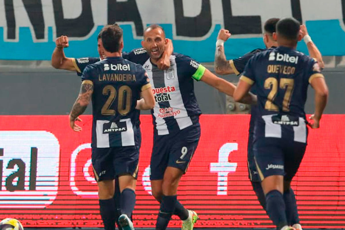 Hernán Barcos salvó a Alianza Lima de una derrota ante Sporting Cristal ...