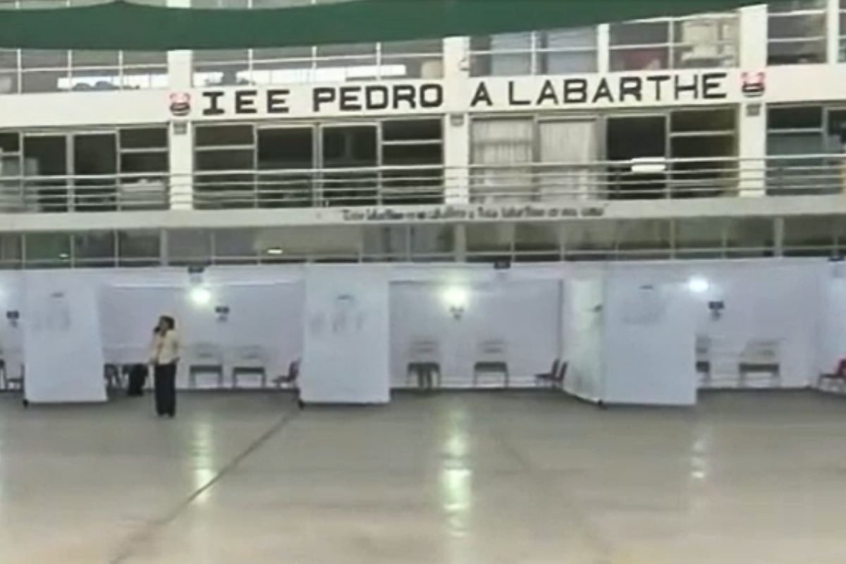 Segunda vuelta: colegios de Lima aún no instalan mesas