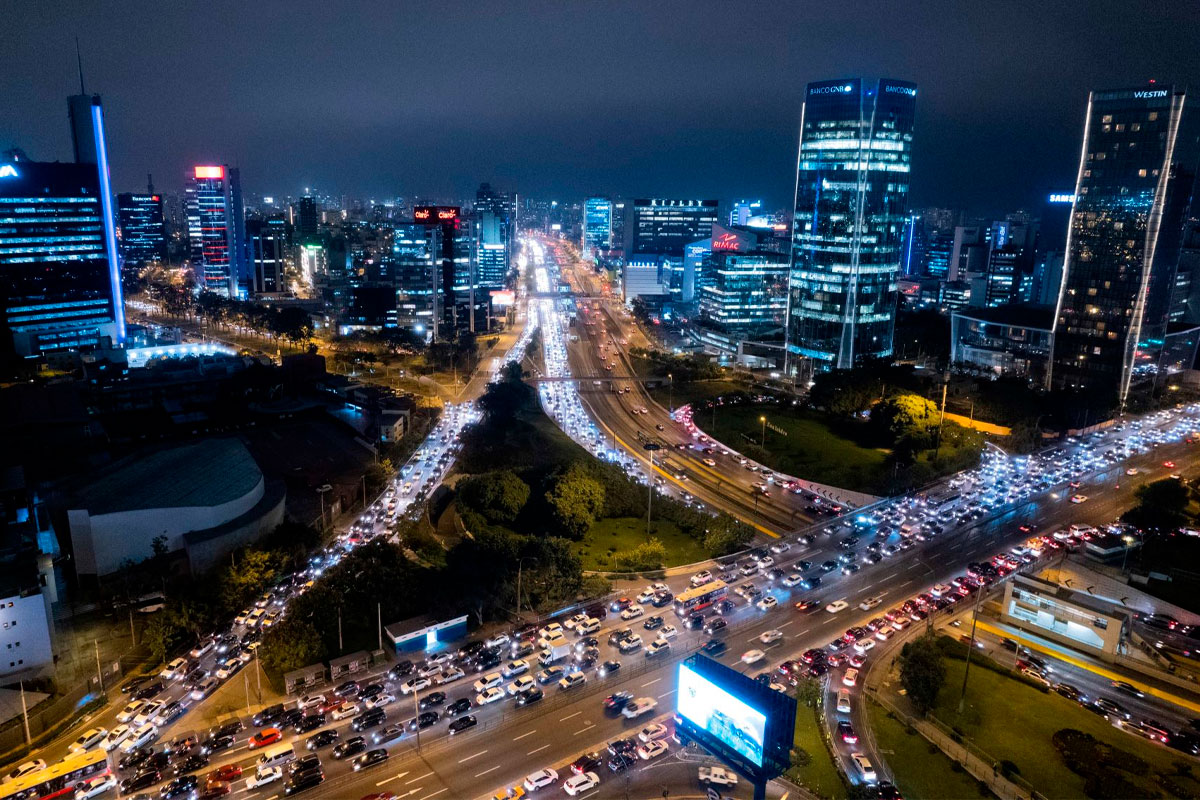 Economía peruana creció 3,73% en abril, según el MEF