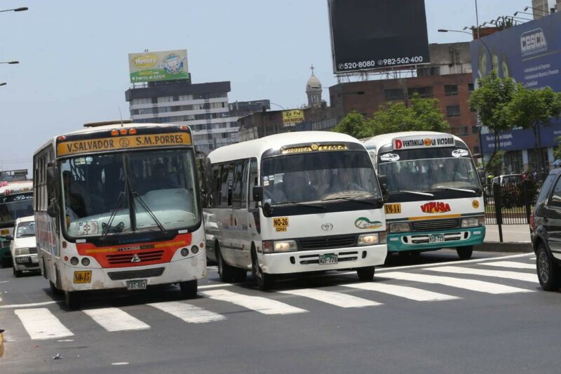 Gremio de transportistas anuncia diálogo con Fujimori y Sánchez